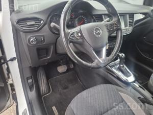 White Opel Crossland X 2019 in Talsi, with an engine capacity of 1.20 L and mileage of 168 thousand km for 8500 €, photo 9 on AUTOMOTO.COM.LV