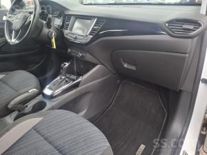 White Opel Crossland X 2019 in Talsi, with an engine capacity of 1.20 L and mileage of 168 thousand km for 8500 €, photo 17 on AUTOMOTO.COM.LV