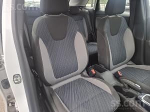 White Opel Crossland X 2019 in Talsi, with an engine capacity of 1.20 L and mileage of 168 thousand km for 8500 €, photo 18 on AUTOMOTO.COM.LV