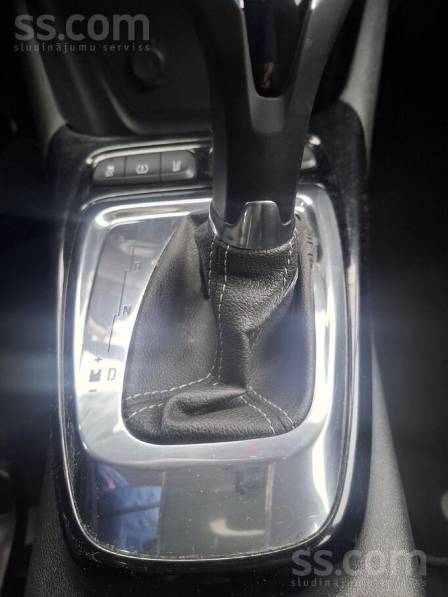 White Opel Crossland X 2019 in Talsi, with an engine capacity of 1.20 L and mileage of 168 thousand km for 8500 €, photo 26 on AUTOMOTO.COM.LV
