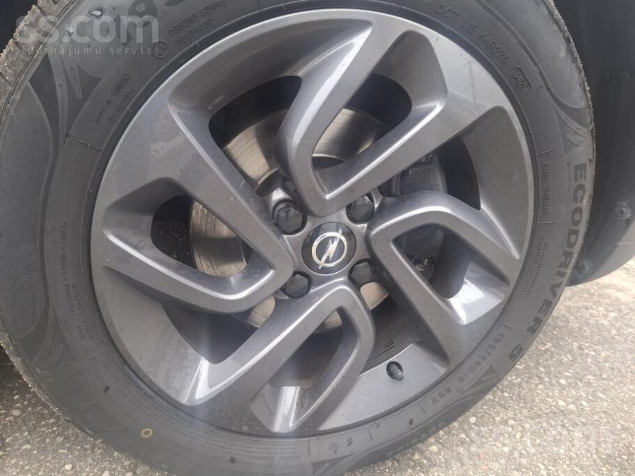 White Opel Crossland X 2019 in Talsi, with an engine capacity of 1.20 L and mileage of 168 thousand km for 8500 €, photo 32 on AUTOMOTO.COM.LV