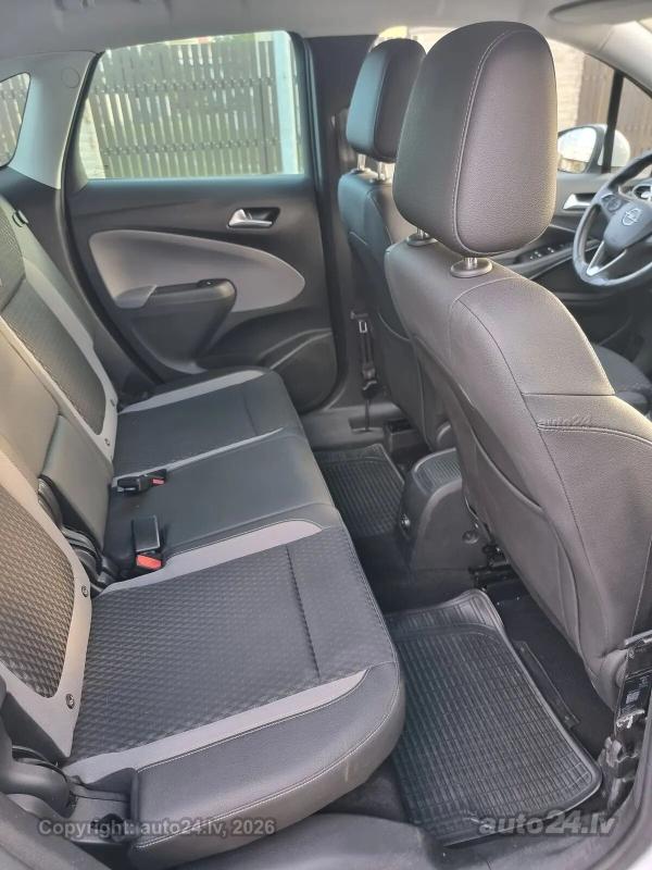 White Opel Crossland X 2017 in Tallinn, with an engine capacity of 1.60 L and mileage of 187 thousand km for 8200 €, photo 8 on AUTOMOTO.COM.LV