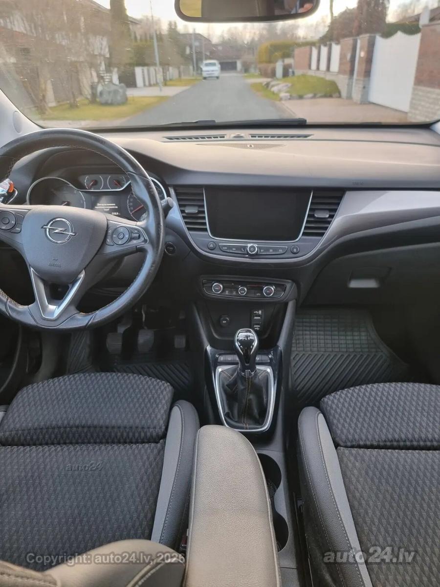 White Opel Crossland X 2017 in Tallinn, with an engine capacity of 1.60 L and mileage of 187 thousand km for 8200 €, photo 11 on AUTOMOTO.COM.LV