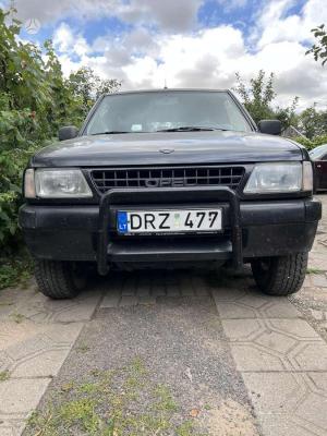 Black Opel Frontera 1995 in Panevezys, with an engine capacity of 2.00 L and mileage of 272 thousand km for 2150 €, photo 3 on AUTOMOTO.COM.LV