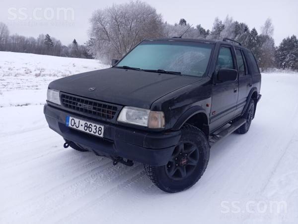 Black Opel Frontera 1996 in Rezekne, with an engine capacity of 2.20 L and mileage of 247 thousand km for 1640 €, photo 1 on AUTOMOTO.COM.LV