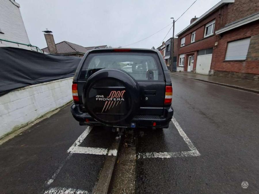 Black Opel Frontera 1999 in Ukmerge, with an engine capacity of 2.17 L and mileage of 189 thousand km for 2000 €, photo 3 on AUTOMOTO.COM.LV
