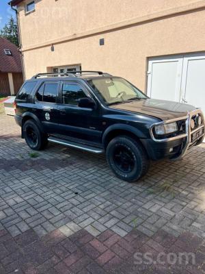 Black Opel Frontera 1999 in Riga, with an engine capacity of 3.10 L and mileage of 200 thousand km for 1200 €, photo  on AUTOMOTO.COM.LV