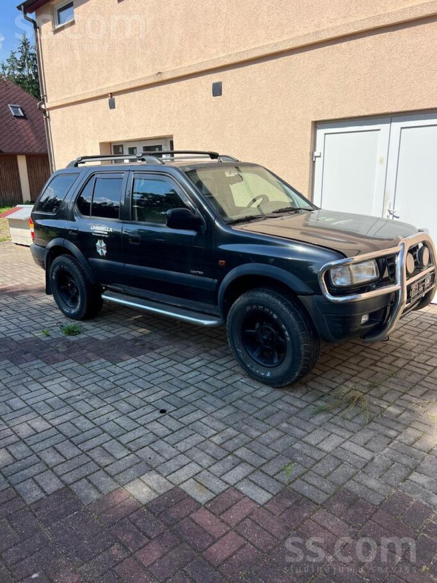 Black Opel Frontera 1999 in Riga, with an engine capacity of 3.10 L and mileage of 200 thousand km for 1200 €, photo 1 on AUTOMOTO.COM.LV