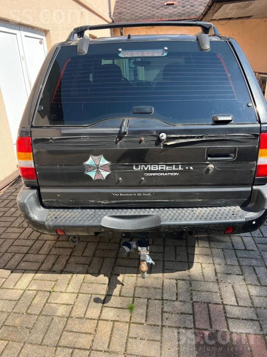 Black Opel Frontera 1999 in Riga, with an engine capacity of 3.10 L and mileage of 200 thousand km for 1200 €, photo 4 on AUTOMOTO.COM.LV
