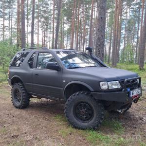 Black Opel Frontera 2002 in Riga, with an engine capacity of 2.20 L and mileage of 380 thousand km for 3000 €, photo 10 on AUTOMOTO.COM.LV
