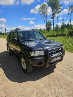 Melns Opel Frontera 2002 Alūksne, ar dzinēja tilpumu 2.20 L un nobraukumu 300 tūkst. km par 1250 €, foto 3 vietnē AUTOMOTO.COM.LV