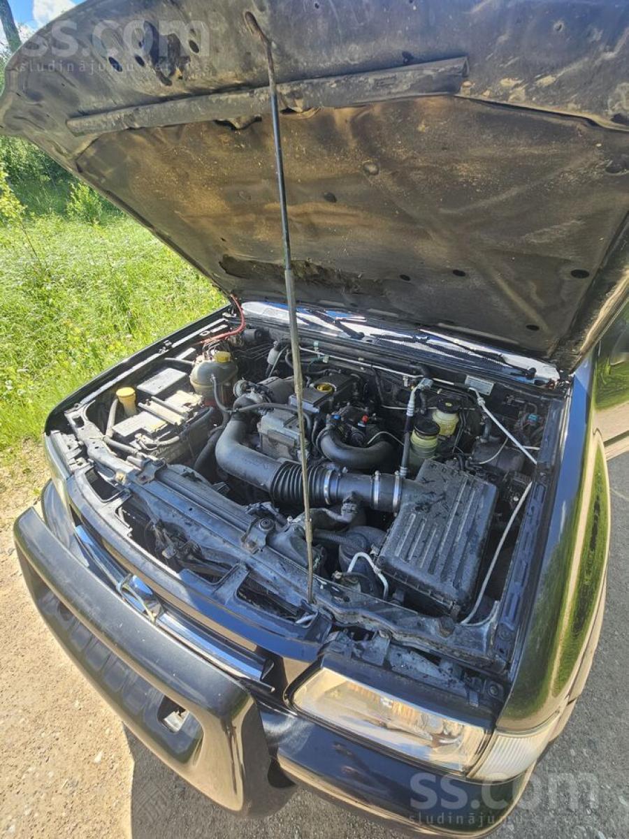 Melns Opel Frontera 2002 Alūksne, ar dzinēja tilpumu 2.20 L un nobraukumu 300 tūkst. km par 1250 €, foto 7 vietnē AUTOMOTO.COM.LV