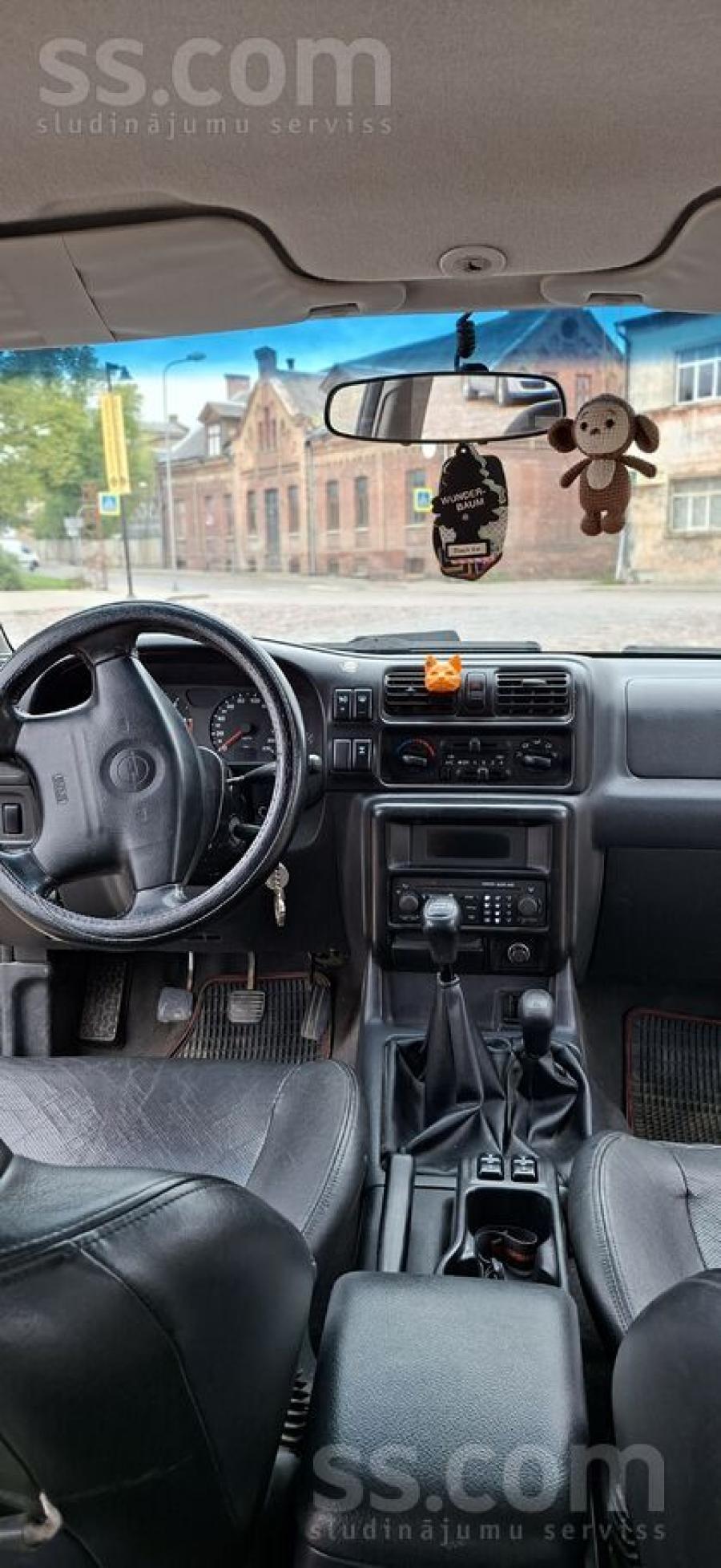 Black Opel Frontera 2002 in Jelgava, with an engine capacity of 2.20 L and mileage of 239 thousand km for 4500 €, photo 4 on AUTOMOTO.COM.LV
