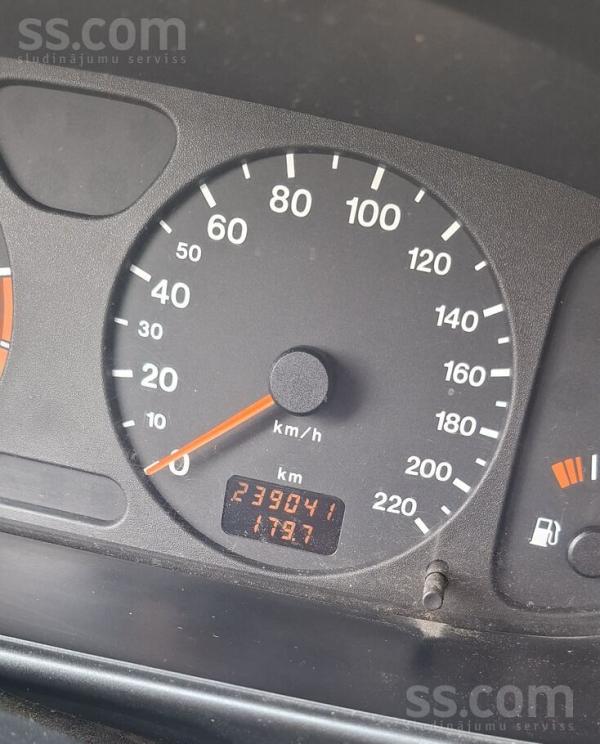 Black Opel Frontera 2002 in Jelgava, with an engine capacity of 2.20 L and mileage of 239 thousand km for 4500 €, photo 8 on AUTOMOTO.COM.LV