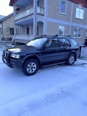 Black Opel Frontera 2003 in Marijampole, with an engine capacity of 2.17 L and mileage of 330 thousand km for 3000 €, photo 4 on AUTOMOTO.COM.LV