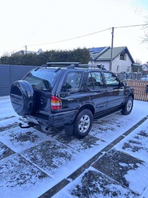 Black Opel Frontera 2003 in Marijampole, with an engine capacity of 2.17 L and mileage of 330 thousand km for 3000 €, photo 7 on AUTOMOTO.COM.LV