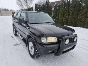 Black Opel Frontera 2003 in Jurbarkas, with an engine capacity of 2.20 L and mileage of 330 thousand km for 2850 €, photo 2 on AUTOMOTO.COM.LV
