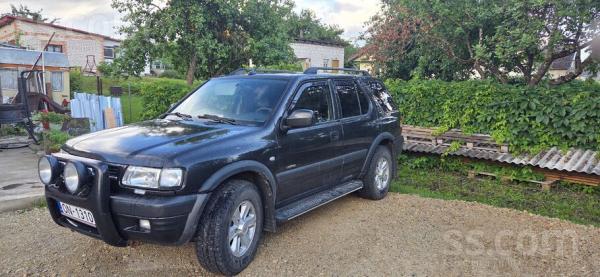 Black Opel Frontera 2003 in Rezekne, with an engine capacity of 2.20 L and mileage of 355 thousand km for 3250 €, photo 1 on AUTOMOTO.COM.LV