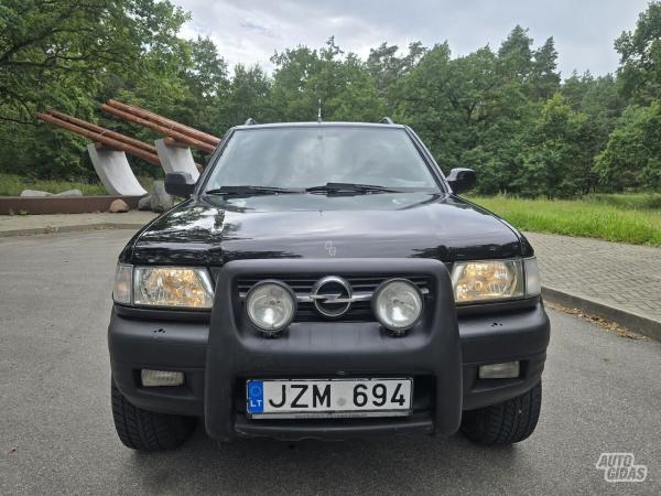 Black Opel Frontera 2003 in Jurbarkas, with an engine capacity of 2.20 L and mileage of 295 thousand km for 3000 €, photo 5 on AUTOMOTO.COM.LV