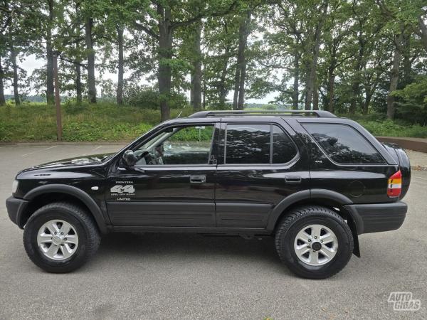 Black Opel Frontera 2003 in Jurbarkas, with an engine capacity of 2.20 L and mileage of 295 thousand km for 3000 €, photo 8 on AUTOMOTO.COM.LV