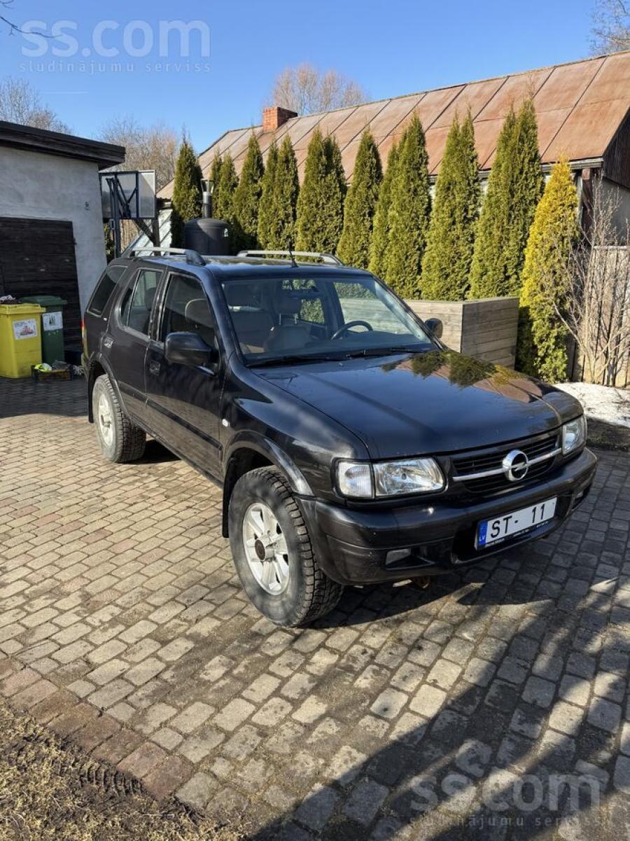 Black Opel Frontera 2004 in Riga, with an engine capacity of 2.20 L and mileage of 257 thousand km for 2500 €, photo 1 on AUTOMOTO.COM.LV