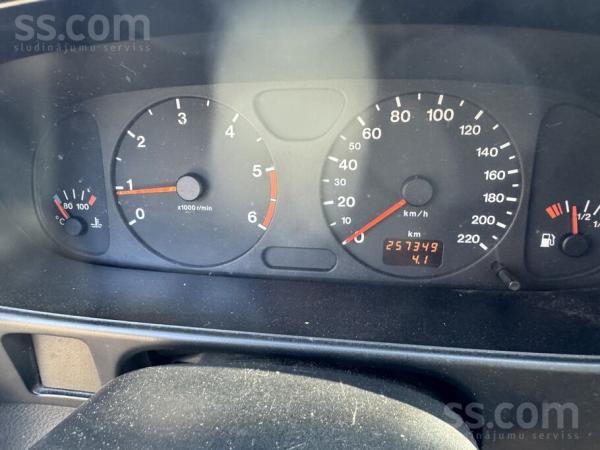 Black Opel Frontera 2004 in Riga, with an engine capacity of 2.20 L and mileage of 257 thousand km for 2500 €, photo 9 on AUTOMOTO.COM.LV