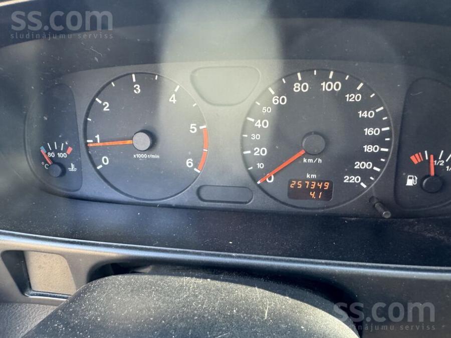 Black Opel Frontera 2004 in Riga, with an engine capacity of 2.20 L and mileage of 257 thousand km for 2500 €, photo 10 on AUTOMOTO.COM.LV