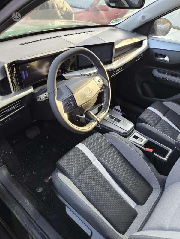 Melns Opel Frontera 2025 Viļņa, ar dzinēja tilpumu 1.20 L un nobraukumu 2 tūkst. km par 17900 €, foto 3 vietnē AUTOMOTO.COM.LV