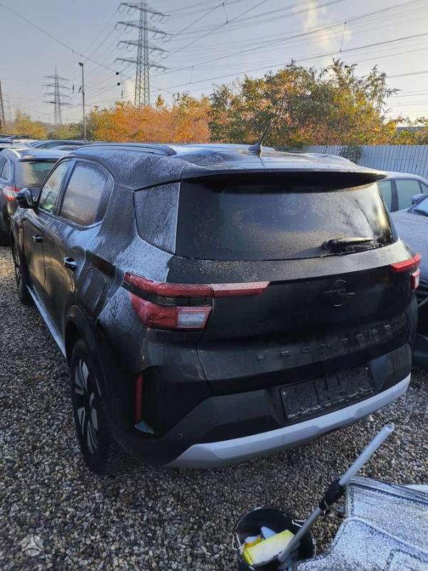 Melns Opel Frontera 2025 Viļņa, ar dzinēja tilpumu 1.20 L un nobraukumu 2 tūkst. km par 17900 €, foto 5 vietnē AUTOMOTO.COM.LV