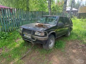 Melns Opel Frontera 1994 Viļņa, ar dzinēja tilpumu 2.40 L un nobraukumu 0 tūkst. km par 850 €, foto  vietnē AUTOMOTO.COM.LV