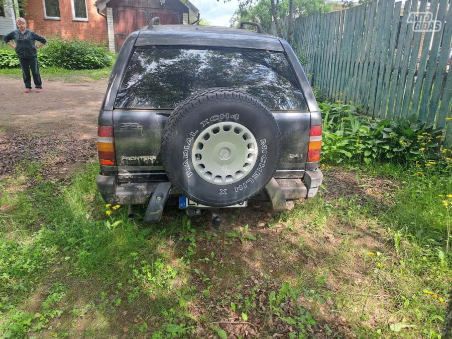 Melns Opel Frontera 1994 Viļņa, ar dzinēja tilpumu 2.40 L un nobraukumu 0 tūkst. km par 850 €, foto 4 vietnē AUTOMOTO.COM.LV