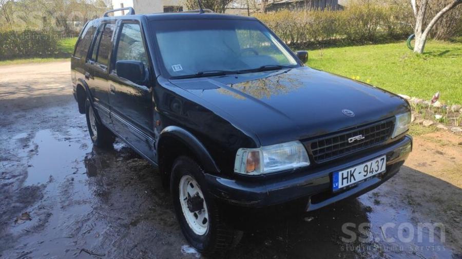 Black Opel Frontera 1992 in Gulbene, with an engine capacity of 2.40 L and mileage of 278 thousand km for 700 €, photo 6 on AUTOMOTO.COM.LV