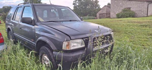 Black Opel Frontera 1997 in Trakai, with an engine capacity of 2.50 L and mileage of 232 thousand km for 650 €, photo 1 on AUTOMOTO.COM.LV