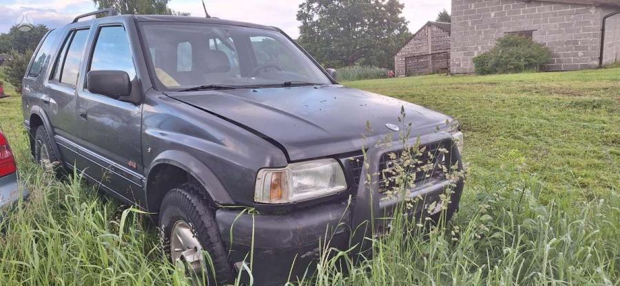 Black Opel Frontera 1997 in Trakai, with an engine capacity of 2.50 L and mileage of 232 thousand km for 650 €, photo 1 on AUTOMOTO.COM.LV