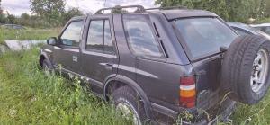 Black Opel Frontera 1997 in Trakai, with an engine capacity of 2.50 L and mileage of 232 thousand km for 650 €, photo 3 on AUTOMOTO.COM.LV