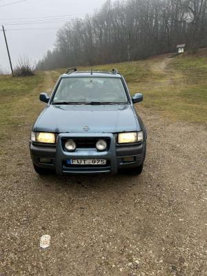 Zils Opel Frontera 2000 Kelmė, ar dzinēja tilpumu 2.20 L un nobraukumu 348 tūkst. km par 1200 €, foto  vietnē AUTOMOTO.COM.LV