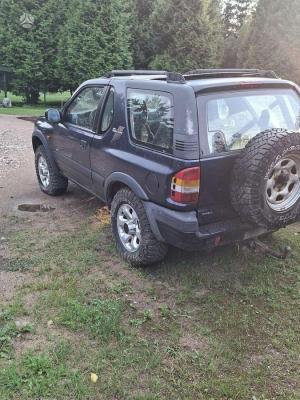Blue Opel Frontera 2000 in Moletai, with an engine capacity of 2.20 L and mileage of 324 thousand km for 950 €, photo 6 on AUTOMOTO.COM.LV