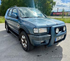 Zils Opel Frontera 2000 Tallina, ar dzinēja tilpumu 3.20 L un nobraukumu 189 tūkst. km par 950 €, foto  vietnē AUTOMOTO.COM.LV