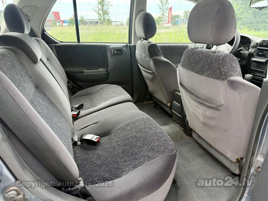 Zils Opel Frontera 2000 Tallina, ar dzinēja tilpumu 3.20 L un nobraukumu 189 tūkst. km par 950 €, foto 11 vietnē AUTOMOTO.COM.LV