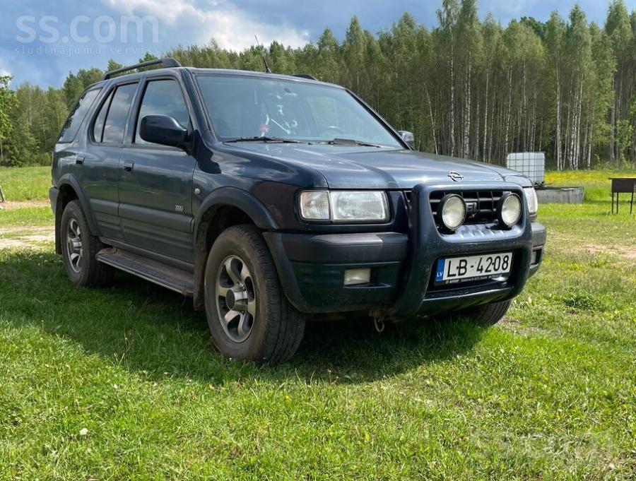 Blue Opel Frontera 2001 in Balvi, with an engine capacity of 2.20 L and mileage of 271 thousand km for 2200 €, photo 7 on AUTOMOTO.COM.LV