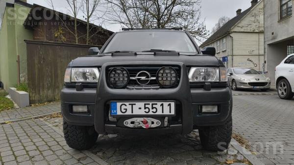 Blue Opel Frontera 2002 in Ventspils, with an engine capacity of 2.20 L and mileage of 316 thousand km for 2000 €, photo 1 on AUTOMOTO.COM.LV