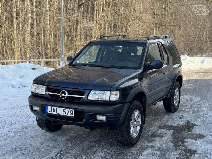 Blue Opel Frontera 2003 in Vilnius, with an engine capacity of 2.20 L and mileage of 280 thousand km for 1499 €, photo 1 on AUTOMOTO.COM.LV