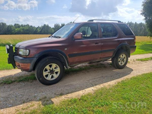 Brown Opel Frontera 2001 in Talsi, with an engine capacity of 2.20 L and mileage of 324 thousand km for 2000 €, photo 2 on AUTOMOTO.COM.LV