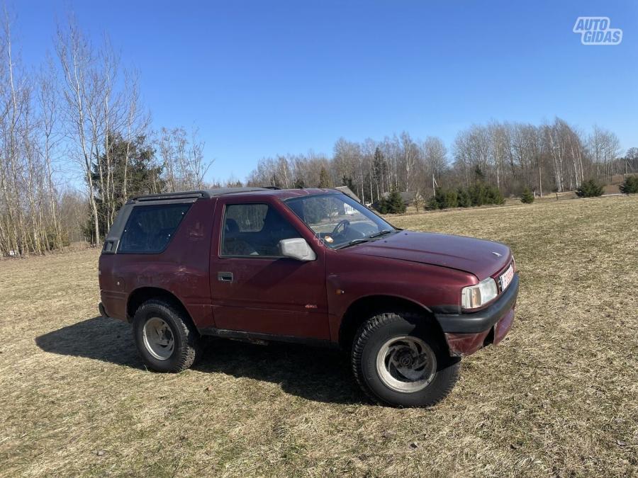 Opel Frontera 1993 in Ignalina, with an engine capacity of 2.00 L and mileage of 200 thousand km for 750 €, photo 4 on AUTOMOTO.COM.LV