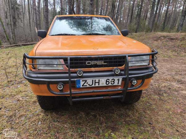 Opel Frontera 1995 Varėna, ar dzinēja tilpumu 2.00 L un nobraukumu 316 tūkst. km par 1000 €, foto 4 vietnē AUTOMOTO.COM.LV