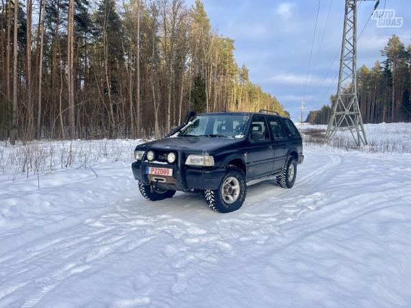 Opel Frontera 1995 in Vilnius, with an engine capacity of 2.20 L and mileage of 300 thousand km for 2799 €, photo 1 on AUTOMOTO.COM.LV