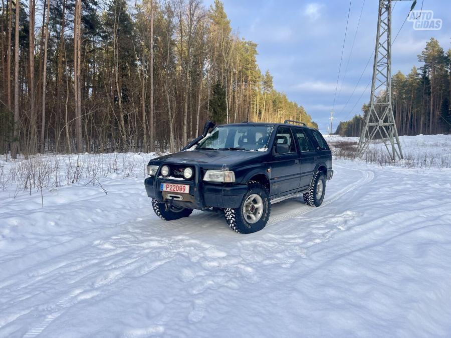 Opel Frontera 1995 in Vilnius, with an engine capacity of 2.20 L and mileage of 300 thousand km for 2799 €, photo 1 on AUTOMOTO.COM.LV