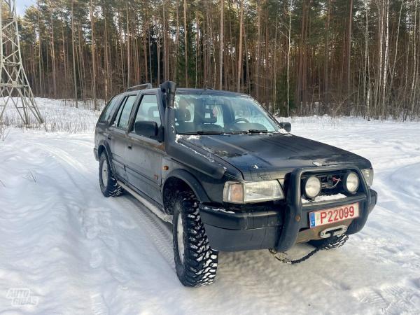 Opel Frontera 1995 in Vilnius, with an engine capacity of 2.20 L and mileage of 300 thousand km for 2799 €, photo 3 on AUTOMOTO.COM.LV