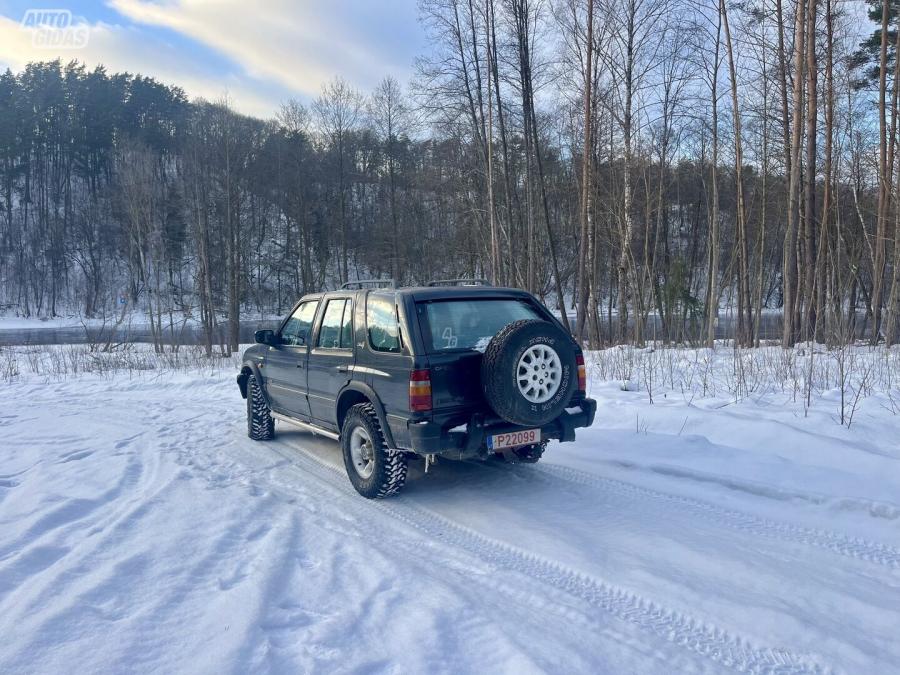 Opel Frontera 1995 in Vilnius, with an engine capacity of 2.20 L and mileage of 300 thousand km for 2799 €, photo 5 on AUTOMOTO.COM.LV