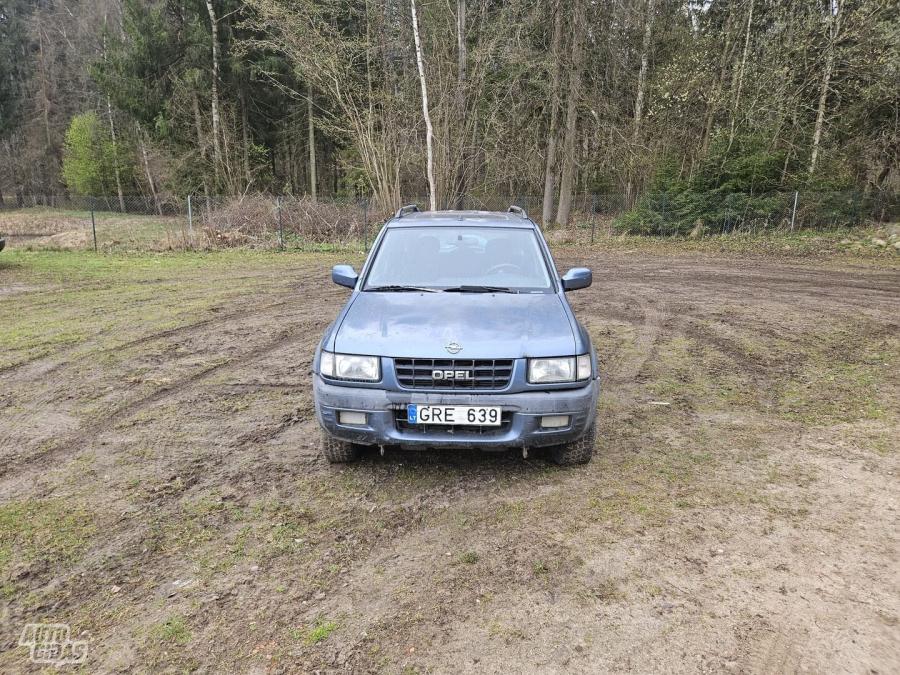 Opel Frontera 2000 in Prienai, with an engine capacity of 2.20 L and mileage of 233 thousand km for 1250 €, photo 3 on AUTOMOTO.COM.LV